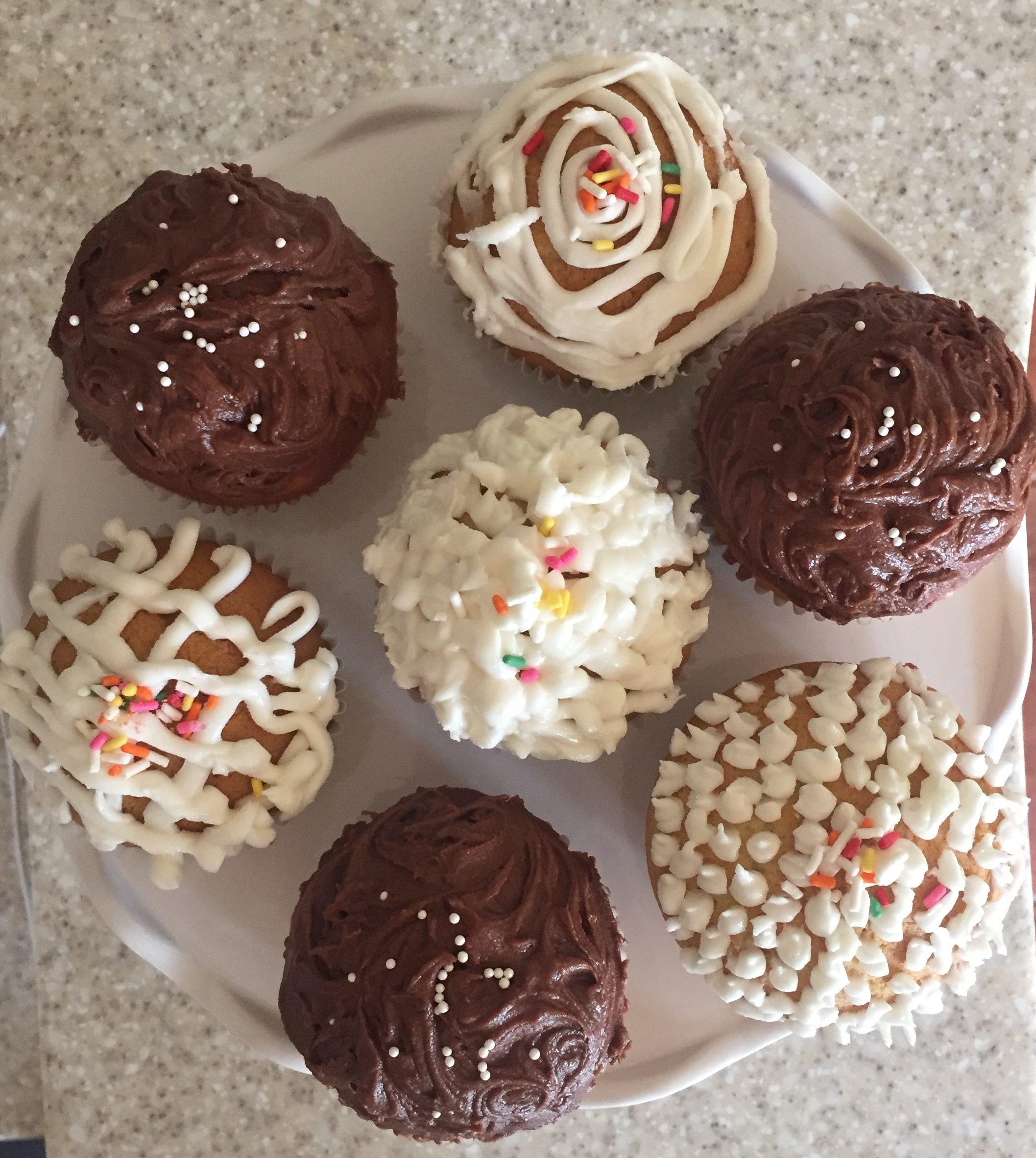 Simple Vanilla cupcakes – Quick Treats